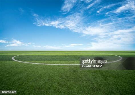 Football Field Markers Photos And Premium High Res Pictures Getty Images