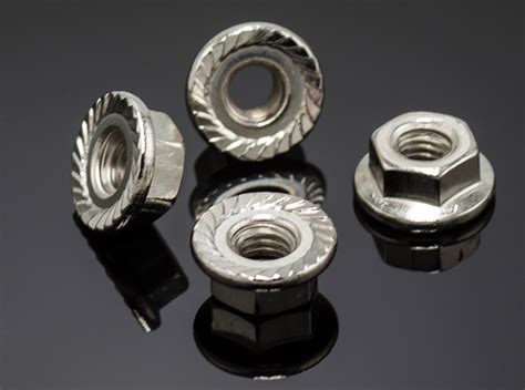 M4六角镀镍法兰螺母 汕头市宏生螺钉实业有限公司 定制生产不锈钢螺丝 长螺丝 三角牙螺丝 非标准件螺丝 来图来样定制