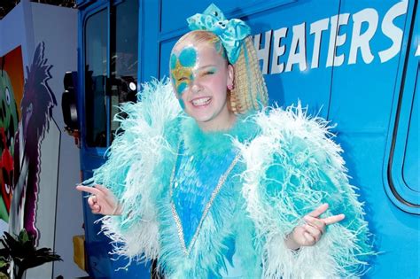 Jojo Siwa Just Confirmed Shes Gay