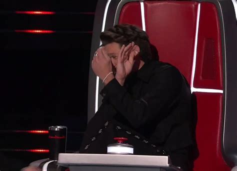 Kelly Clarkson Attacks Niall Horan On The Voice