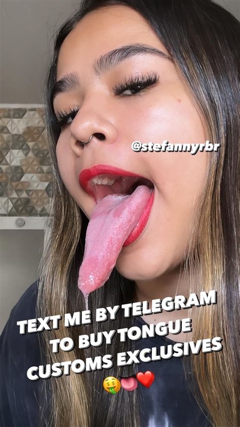 Gorgeous long tongue : r/longtonguefetish