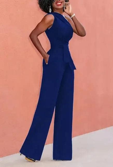 Trendy And Stylish Summer Outfits For Men And Women For Christmas Sale