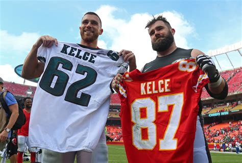 Uc Greats Travis Jason Kelce First Brothers To Face Each Other In