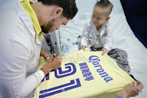 Niño Con Enfermedad Terminal Conoce Al Futbolista Henry Martin Vives