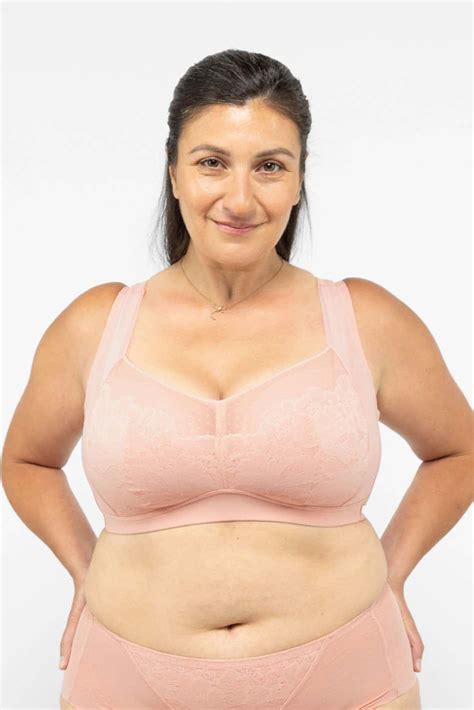 Eva Smooth Lace Wireless Soft Cup Tank Bra C Ddd Cup Understance