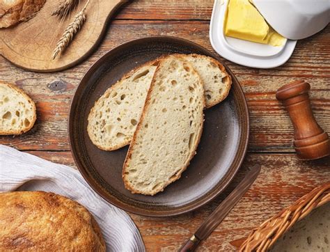 Premium Photo Sliced Homemade Bread