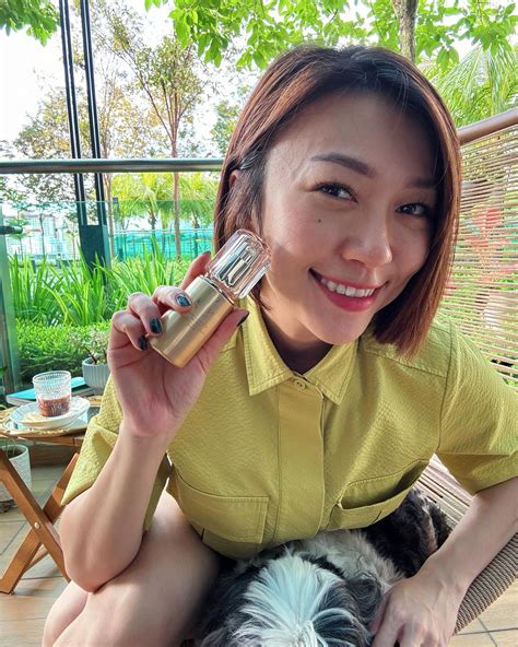 Vivi 温慧茵 Vivi 温慧茵 Added A New Photo