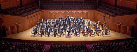 대전시립예술단 뮤지컬부터 드라마 예능까지 팔색조의 매력을 가진 뮤지컬배우 홍지민 무대를 휘어잡는 카리스마와 폭발적인 가창력으로 관객들에게 큰 사랑을 받아온 홍지민