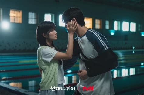 韓劇《背著善宰跑》被封《想見你》8大理由！靈魂穿越、驚悚懸疑案件登場 背著善宰跑劇情線上看、背著善宰跑結局、背著善宰跑解析、背著善宰跑漫畫