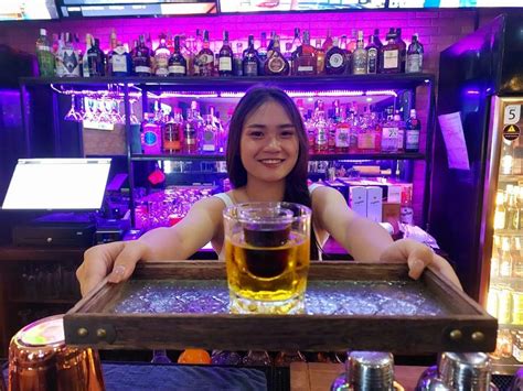 Gentlemens Clubs In Chiang Mai Freerolls Sports Bar And Restaurant
