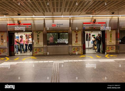 Platform Of Orchard MRT Station Singapore Stock Photo Alamy