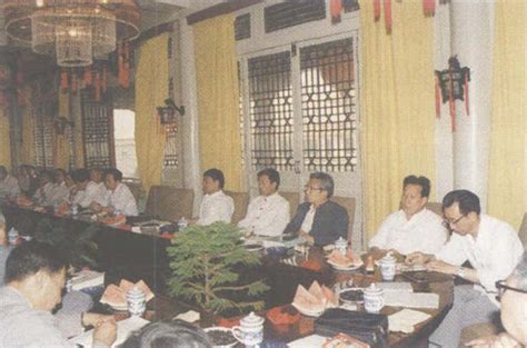 1990年6月召开武清县志评稿会市地方志编委会领导王辉左建杨大辛市地方志办公室领导董坤靖郭凤岐陈士和顾问孔昭慈北京山西