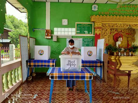 နွားထိုးကြီးမြို့ရပ်ကွက် ၇ အမှတ် ၁ မဲရုံတွင် အသက် ၆၀ နှစ်နှင့်အထက် မဲဆန္ဒရှင်ပြည်သူများကြိုတင