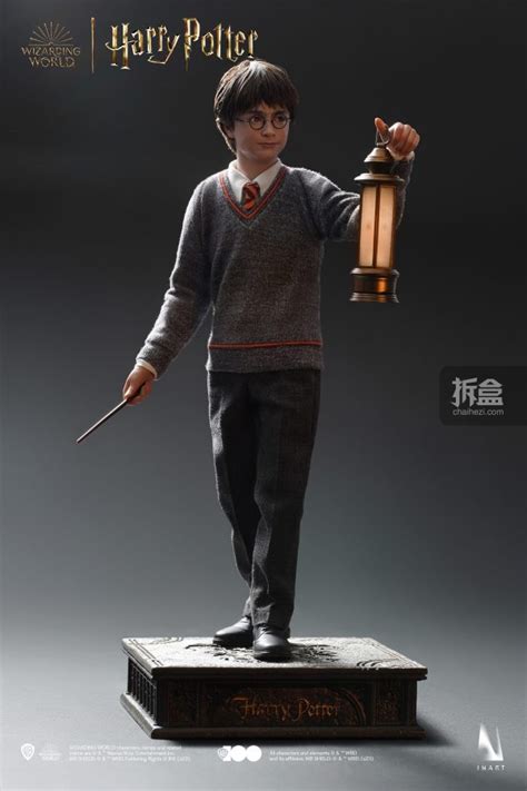 QS INART哈利波特与魔法石哈利波特学院服1 6可动人偶 文心AIGC
