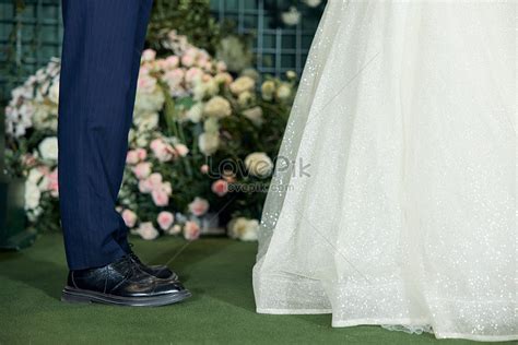 舉行婚禮的新婚夫婦特寫圖片素材 圖片尺寸8192 × 5464px 高清圖案502381530