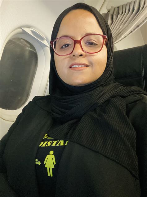 بص ياعزيزي هي كده كده صعبة، الشغل صعب، والتعامل مع الناس صعب، وإن