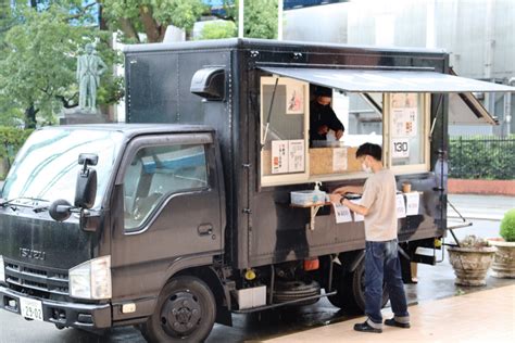 学校にキッチンカーがやってきました！ 沖学園高等学校