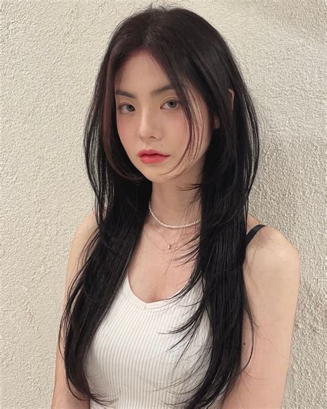 차홍아르더 청담점 실장 김여정 On Instagram 찰랑찰랑 슬릭펌 과 스틱뱅 여름에 빼놓을수 없는 스타일이죠🤍