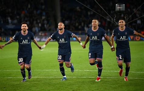 PSG Manchester City Player Ratings As Messi Opens His Account In Statement Win UEFA