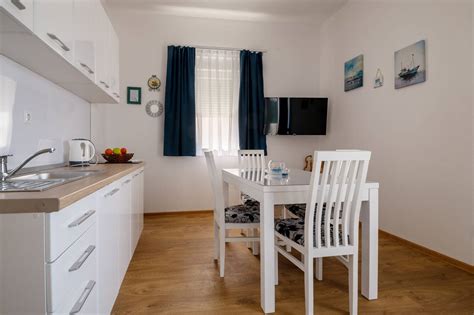 Apartmani Mate Naklada Mate Neum