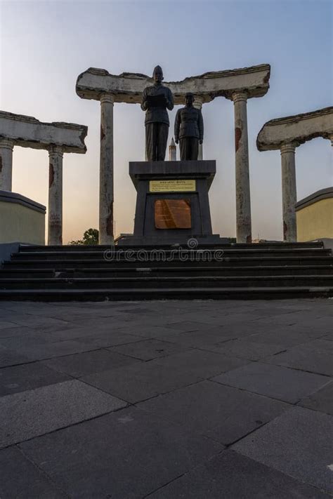 Ciudad Indonesia De Tugu Pahlawan Surabaya Foto De Archivo Imagen De