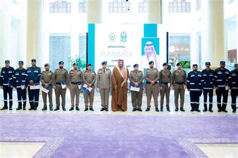 إمارة منطقة الباحة سمو الأمير حسام بن سعود يكرّم عدداً من منسوبي