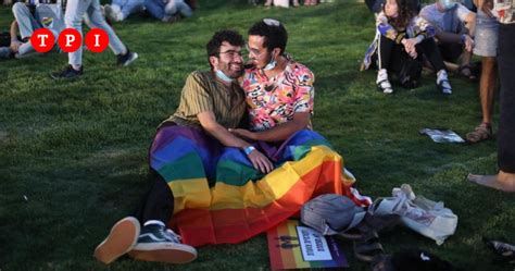 La Russia Contro La Propaganda Lgbt Arriva La Legge Che Multa Chi