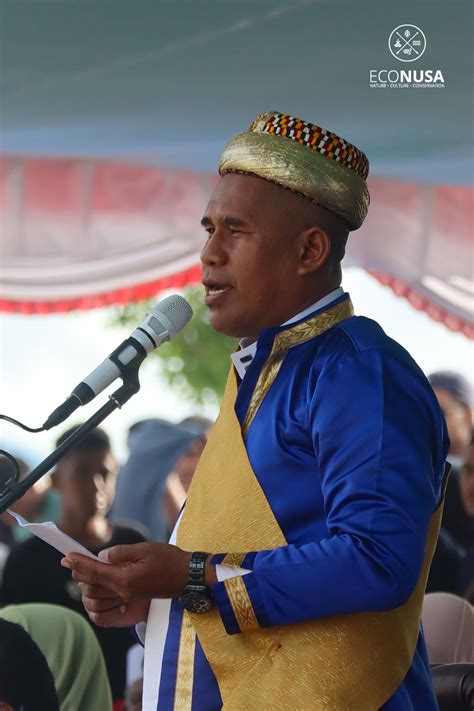 Tradisi Pukul Sapu Di Negeri Morella Maluku Tengah