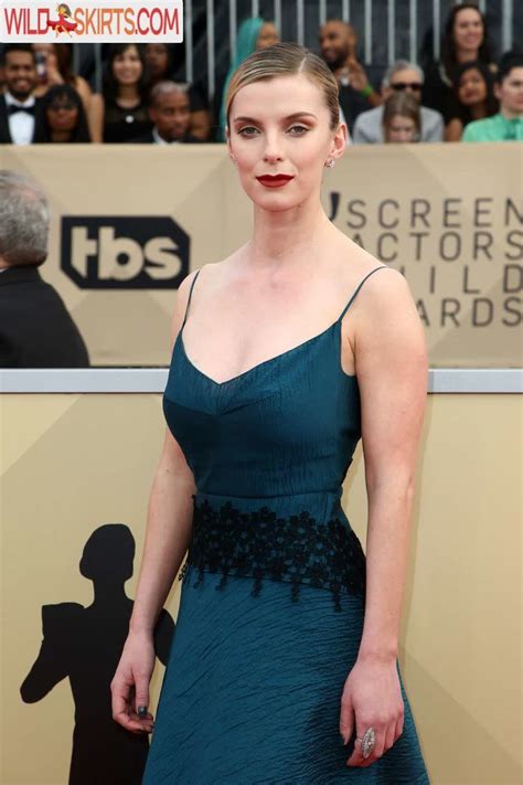 Betty Gilpin Nude Leaked Photo 25