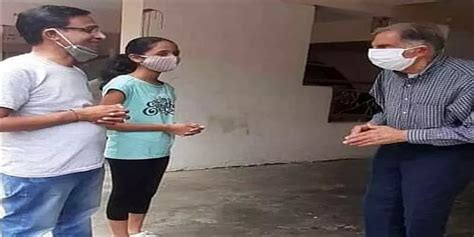 உடல்நலம் குன்றிய முன்னாள் ஊழியரின் வீட்டுக்கு நேரில் சென்று நலம் விசாரித்த ரத்தன் டாடா