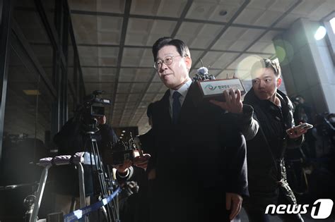 이재명 윤석열검사독재정권 법치 파괴중앙지검 출석2보