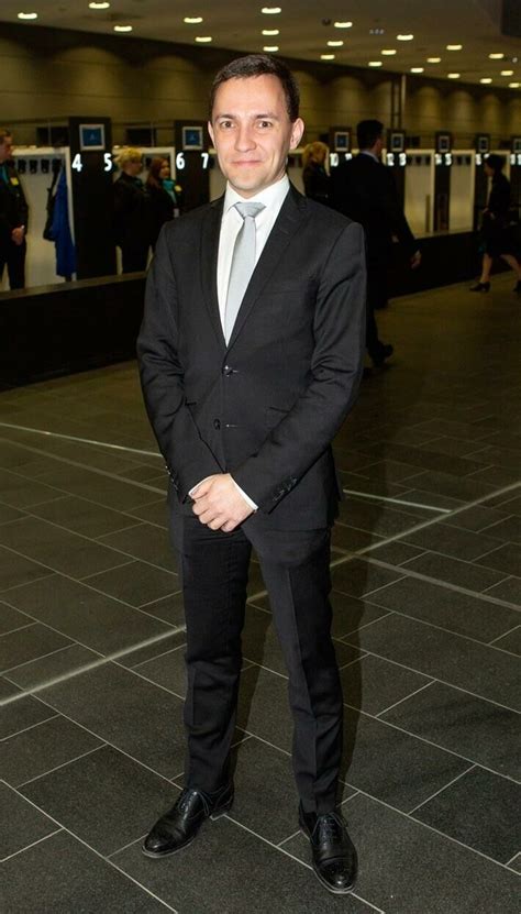 Sanasota Yltyy Missi Adele Syyttää Wille Rydmania Ahdistavasta