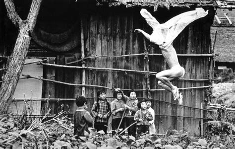 土方巽と細江英公の伝説的写真集にちなんだ「鎌鼬美術館」が開館 Art Annual Online 暗黒舞踏 巽 写真家