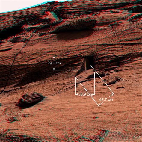 Nasas Curiosity Rover Spots A “doorway” On Mars