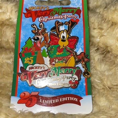 Disney Th Anniversary Mickey S Very Merry Christmas Pluto Pin New Mickey S Very Merry