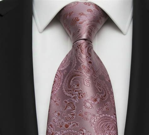 Mens Bespoke Necktie P 189 Raspberry Paisley A Hand Tailored Suit