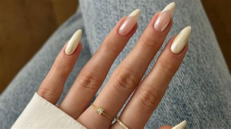 Vanilla Chrome The Swoon Worthy Nail Trend Youll Want As Your Next