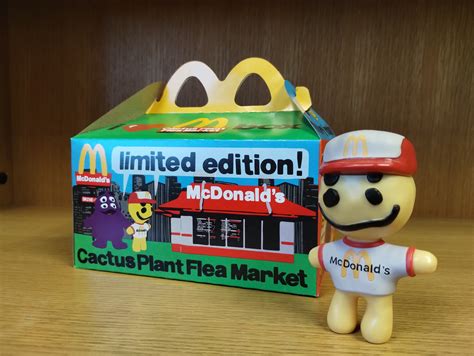 I Tried The Mcdonalds Adult Happy Meal So You Dont Have 60 Off