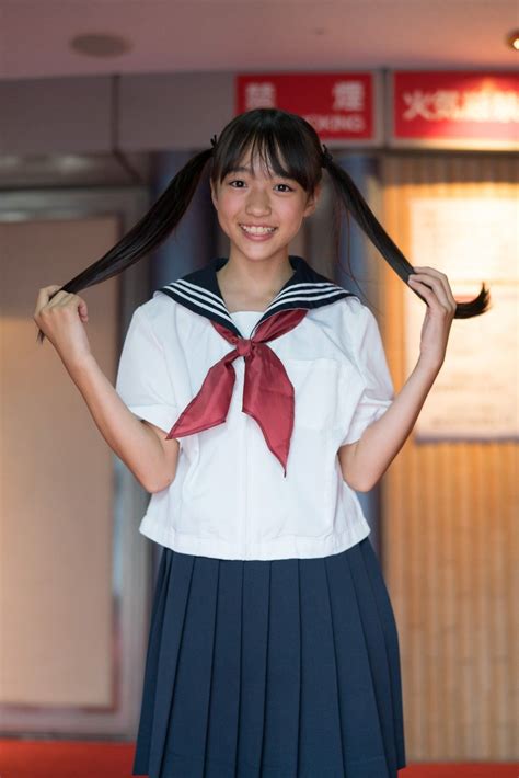 セーラー服美少女