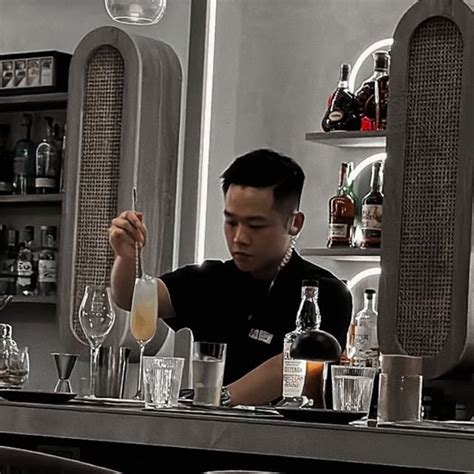 Josh Hsiao Han1un 031 • Threads Say More