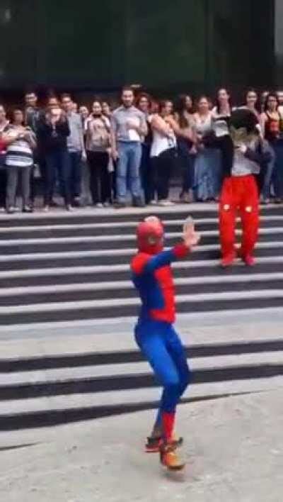 Introducir 30 Imagen Spiderman Bailando Ziriguidum Abzlocalmx