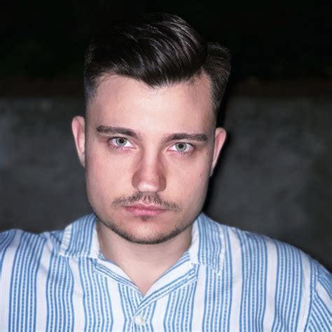 Панібратство варто придушувати Багато хто недооцінює силу звертань Здається «Ну сказали ж