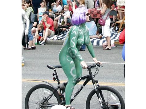 Nackt Gemalt Damen In Der Öffentlichkeit Fetisch Galerie 7 Porno Bilder Sex Fotos Xxx Bilder