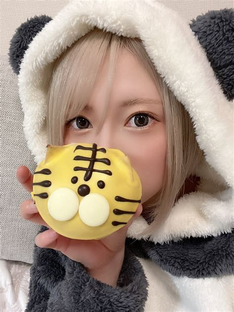 篠崎こころ💙🐾1st写真集発売！ On Twitter 配信ありがとでした🐯 今年もppe更衣室をよろしくお願いします おやすみ~がお