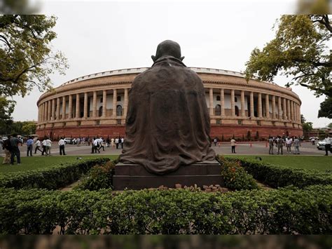 Farewell To Old Parliament Praise For Nehru Modi At Special Session