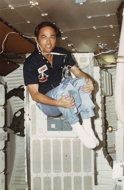 En Apesanteur Comment Les Astronautes Font Ils Pour Les Petits Gestes
