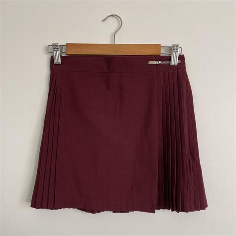 Maroon Netball Skirt • Size 12 Girls Can Fit 4 Depop