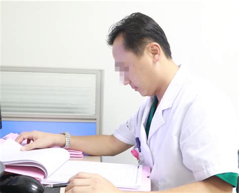 2岁宝宝要不要打虫怎样判断两岁小孩体内有蛔虫 随意云