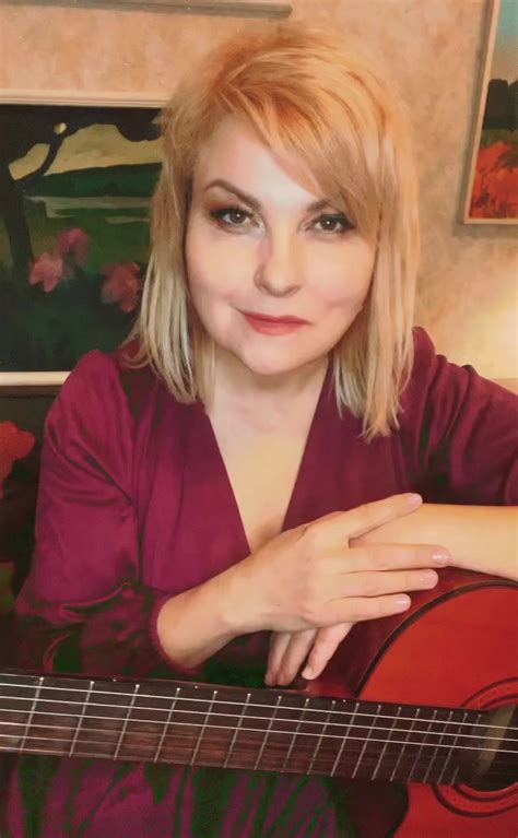 Тарас Григорович Шевченко зітхнув поважно й непричетно З днем