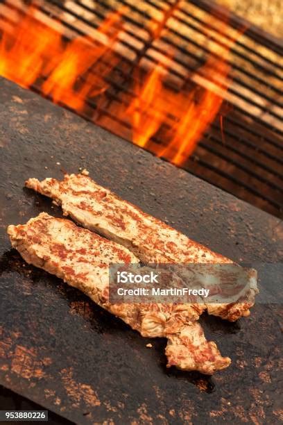 Memanggang Steak Daging Sapi Di Atas Piring Granit Persiapan Daging Di